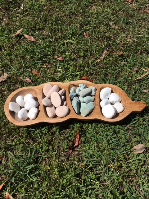 Tamarind Sorting Tray with Pebbles – Nature Play Australia 2002